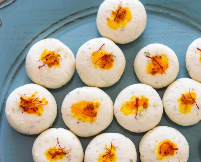 Prepare Nariyal Peda To Treat Your Sweet Tooth-Nariyal Peda: Treat Your ...