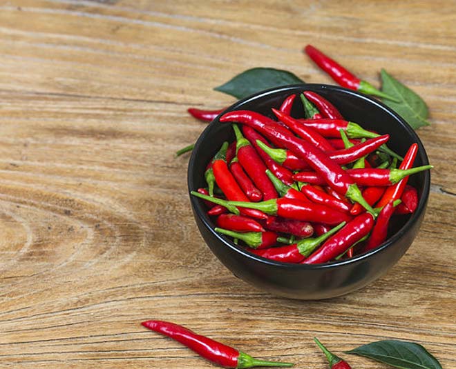 Know The Difference Between Green Chillies And Red Chillies In Hindi ...