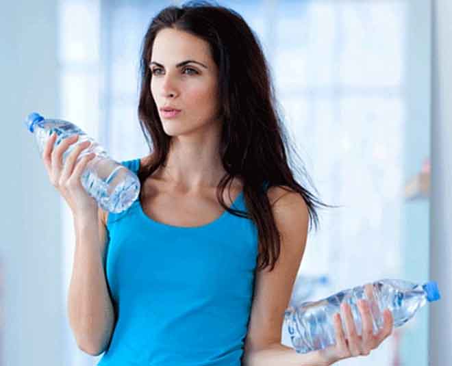 Weight Loss Tips: 5 Exercises You Can Do with Water Bottle | 5 ...