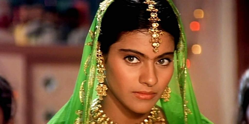 Simran Fashion Moments From DDLJ We Want To Recreate In 2020 In Hindi ...