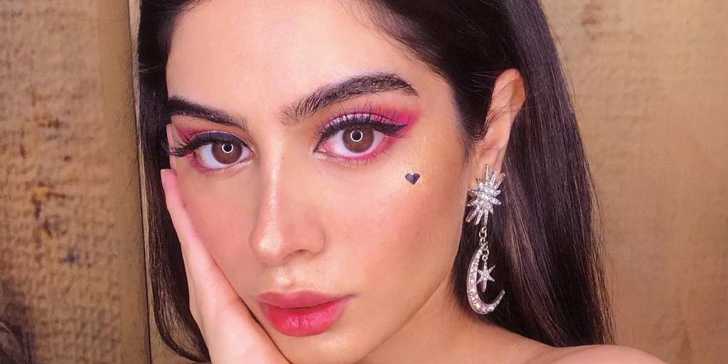 Khushi Kapoor Sets New Eye Makeup Goals In Hindi