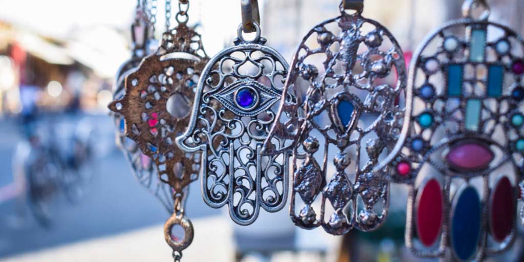 15 Things That Attract Positive Vibes, Good Luck To Your Home -15 ...