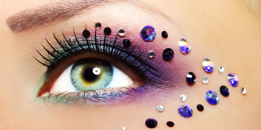 Easy Steps To Do Crystal Eye Makeup | easy steps to do crystal eye ...