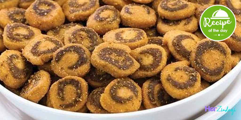 How to Make Spicy Mini Bhakarwadi in Hindi | how to make spicy mini ...