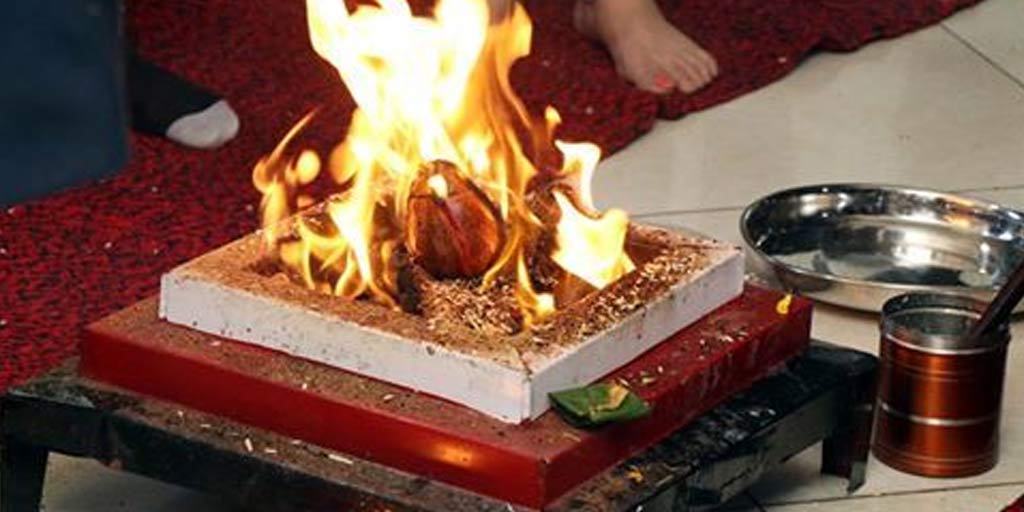 Expert Tells 5 Ways Regular Yagya Can Benefit Your Mind & Soul-Expert ...