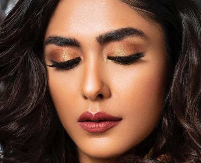 Eye Look Makeup Inspired By Mrunal Thakur In Hindi | eye look makeup ...