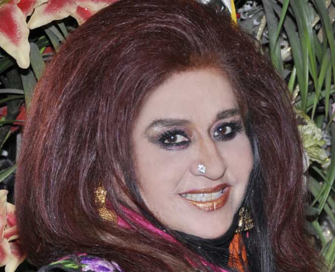Shahnaz Husain's Quick Guide To Do Valentine's Makeup At Home | Herzindagi