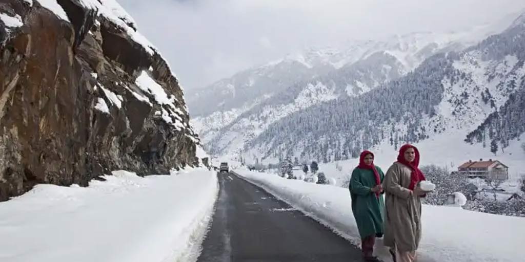 6 Best Travel Destinations with Snow In February And March In India ...