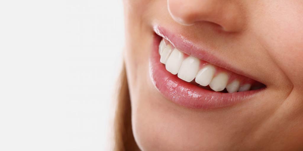 Expert Shares Guide To Clean, Whiten Teeth At Home During Pandemic