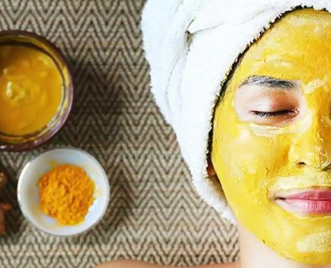 Know About Some Mistakes To Avoid While Using Turmeric On Skin In Hindi