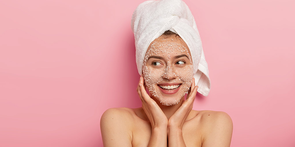 Dull Skin Remedy: Try This 2 Ingredient Homemade Exfoliator | HerZindagi