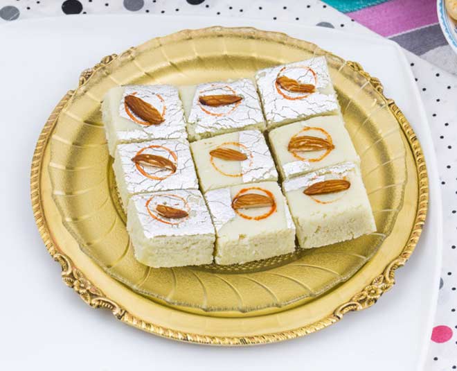 Paneer Ki Barfi Recipe At Home -घर पर बनाएं बाजार जैसी टेस्‍टी 'पनीर की ...