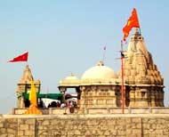 Here Is Why We Worship Radha With Lord Krishna Instead Of Rukmini; Read ...