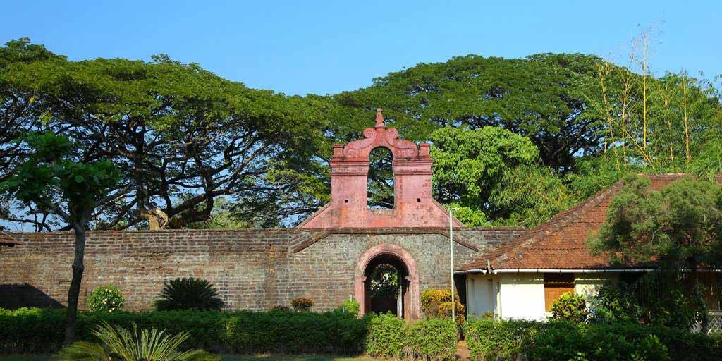 Facts About Thalassery Fort in Hindi-थालास्सेरी किला के बारे में कितना ...