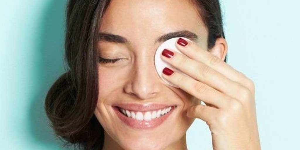 How To Remove Waterproof Mascara Safely | HerZindagi