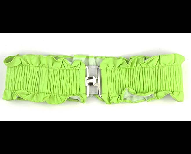 ट्रेन्डी तरीके से रफल्स को स्टाइल करने के लिए यहां से लें आईडियाज ...