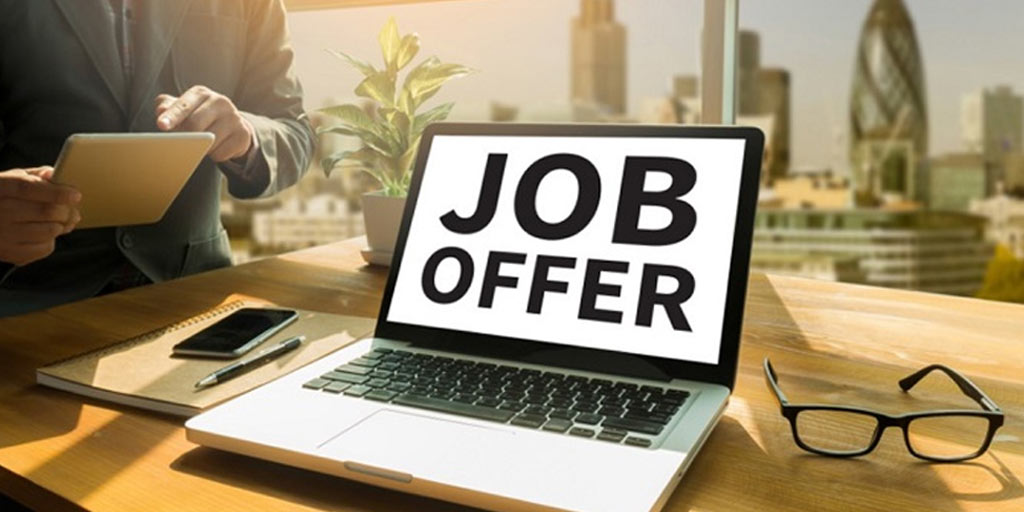 8 Things You Should Always Notice Before Accepting a New Job-नया जॉब ...