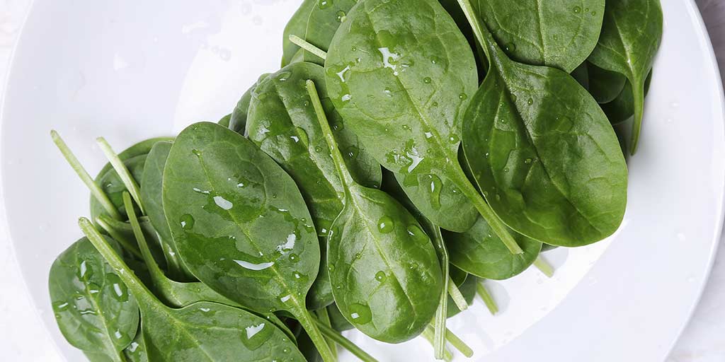 How to Clean Spinach Leaves in Hindi