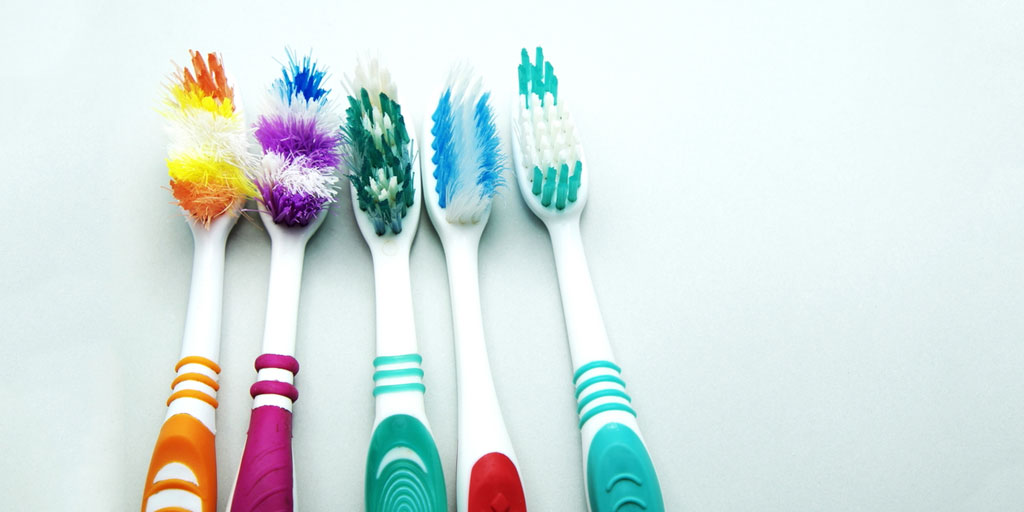 Uses of Old Toothbrush | uses of old toothbrush | HerZindagi
