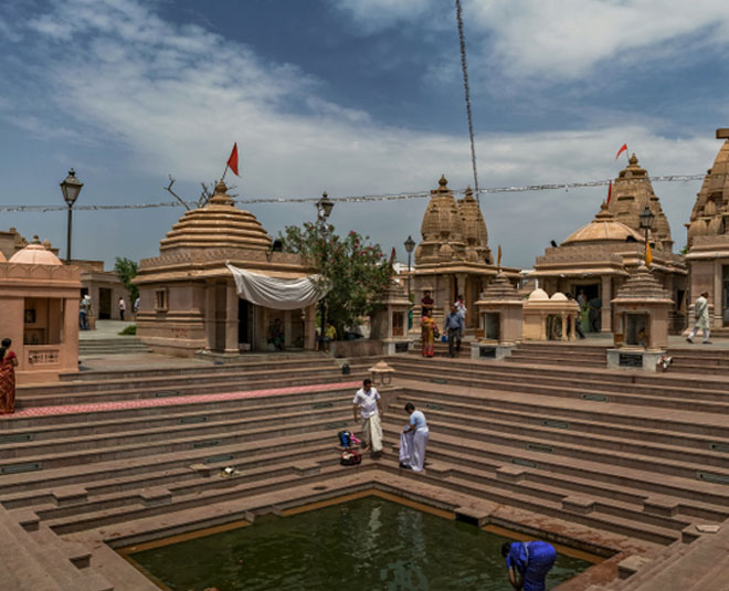 Know All About Bindu Sarovar Siddhpur Matru Tarpan Place In India In ...