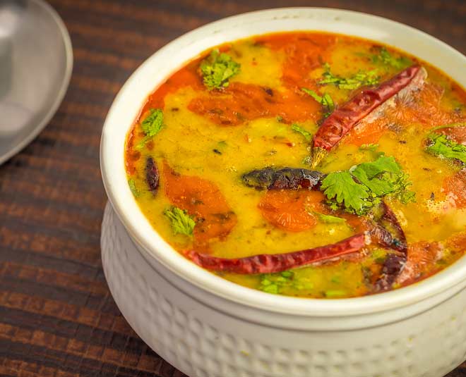 This Dhaba Style Dal Tadka Tastes Great With Parathas And Rice | HerZindagi