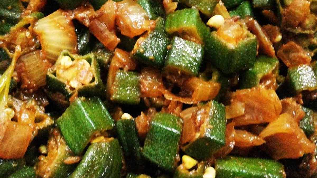 Pyaz Walli Bhindi Recipe | Bhindi Do Pyaaza Recipe | Bhindi Recipes ...