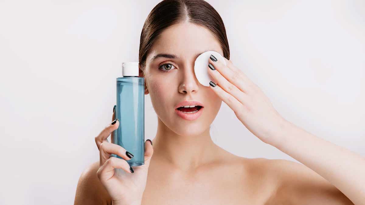6 Tips To Remove Makeup The Right Way!-6 Tips To Remove Makeup The ...