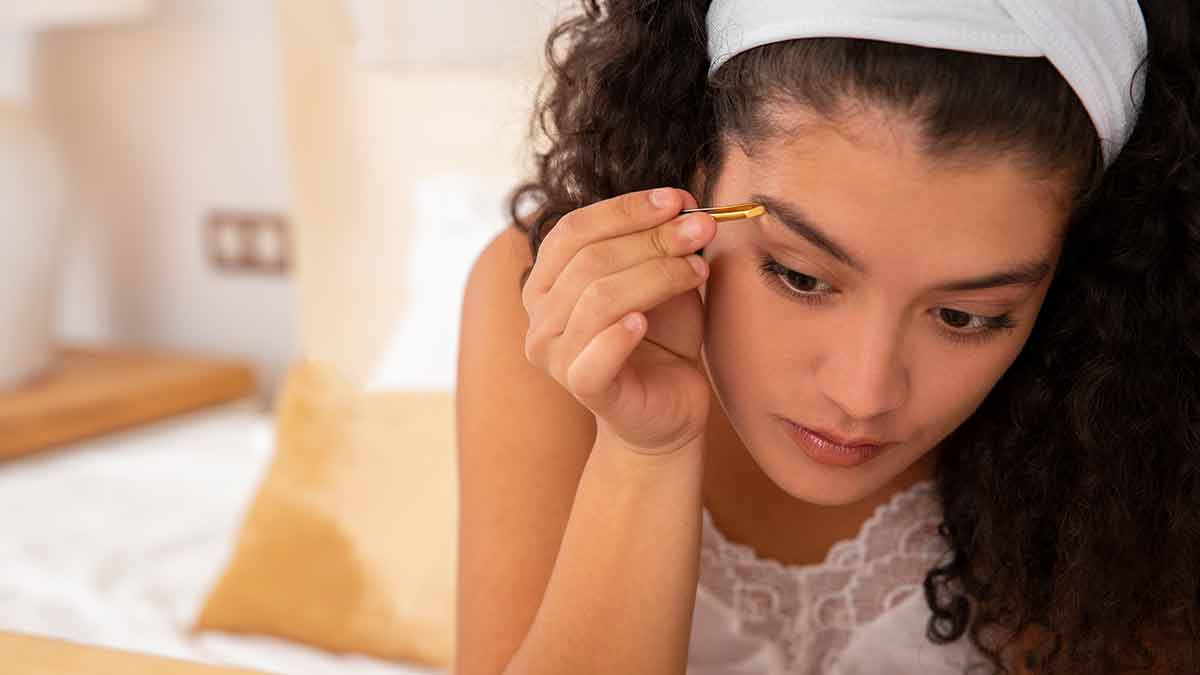 Rules You Should Follow During Eye Brow Tweezing।आईब्रो ट्वीजिंग का सही