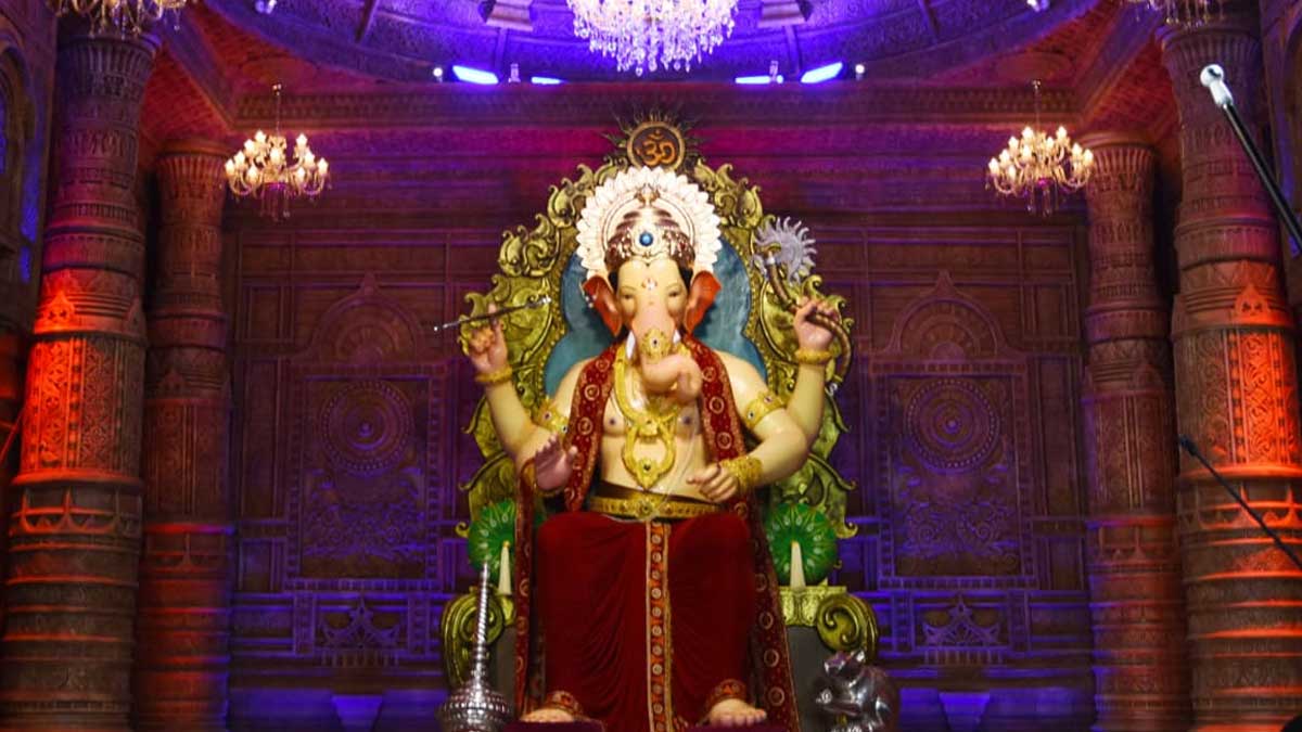 'लालबाग के राजा' की पहली झलक आई सामने|First Look Of lalbaugcha raja ...