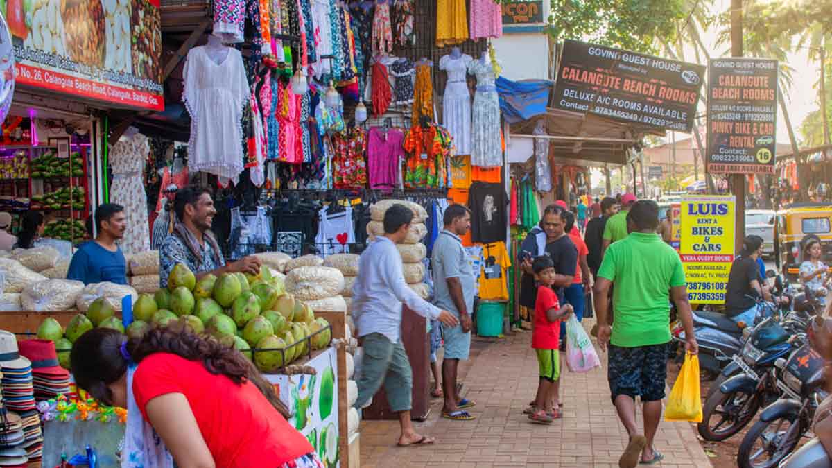 North Goa Tourist Market | गोवा की सस्ती मार्केट | Goa Mein Shopping ...
