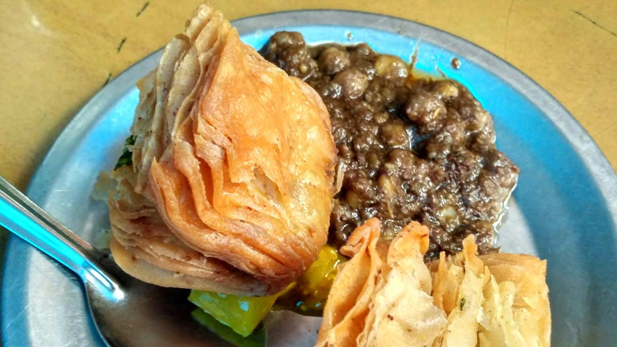 Japanese Samosa| समोसा का इतिहास| Manohar Japani Samose Walla Chandni ...