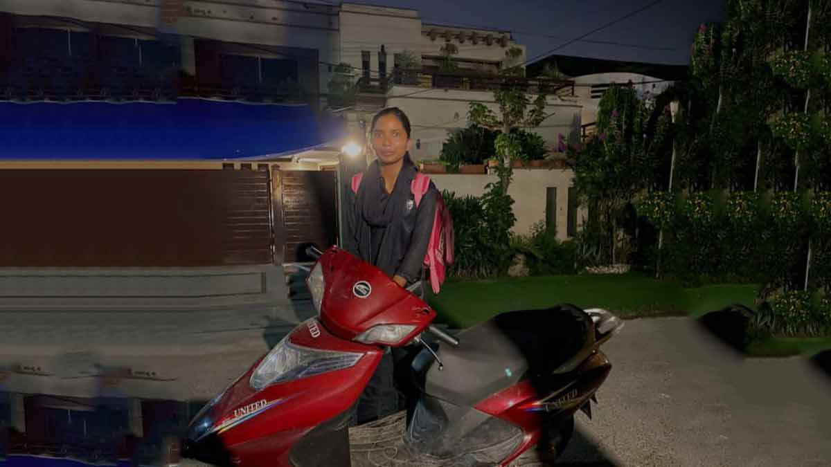 Meerab | Pakistani Delivery Woman | Pakistani KFC Delivery Woman-Meet ...