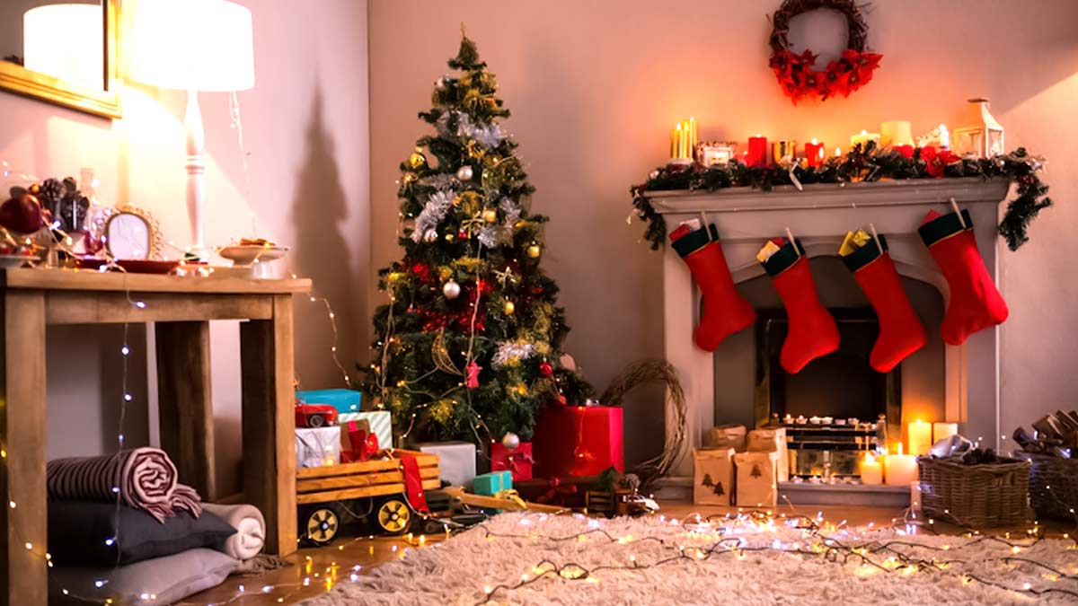 क्रिसमस वाइब्स लेनी हैं तो इस साल खास तरीके से सजाएं अपना घर ...