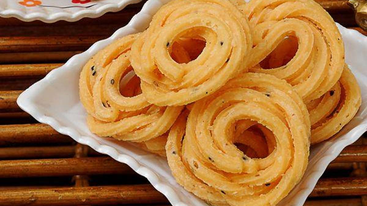 வீட்டிலேயே செய்து சுவைக்கலாம் மணப்பாறை அரிசி முறுக்கு!!! | manapparai ...