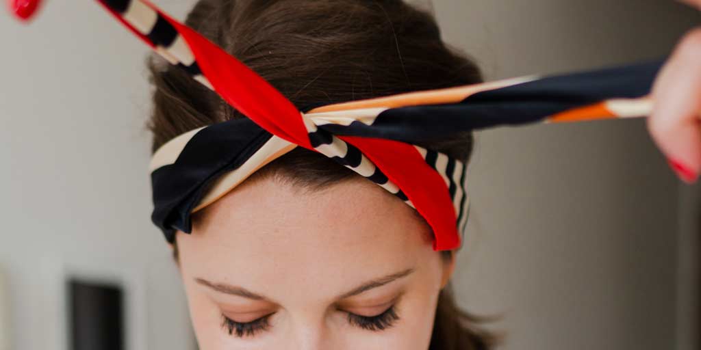 Looking To Style Your Scarf? Here Are 5 Different Ways! -Looking To ...