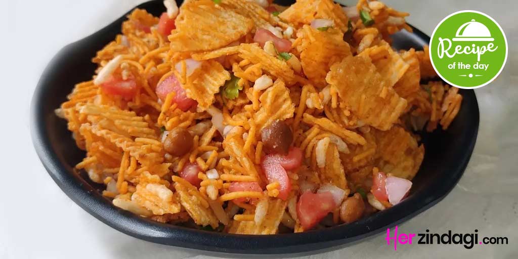 Easy To Make Chips Chaat Recipe In Hindi-घर पर झटपट बनाएं स्पाइसी चिप्स ...