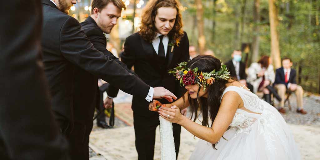 Fun Non-Traditional Wedding Ceremonies For The Modern Couple