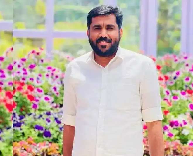 Kerala Taxi Driver Nasar Thootha Makes Dress Bank for Underprivileged ...