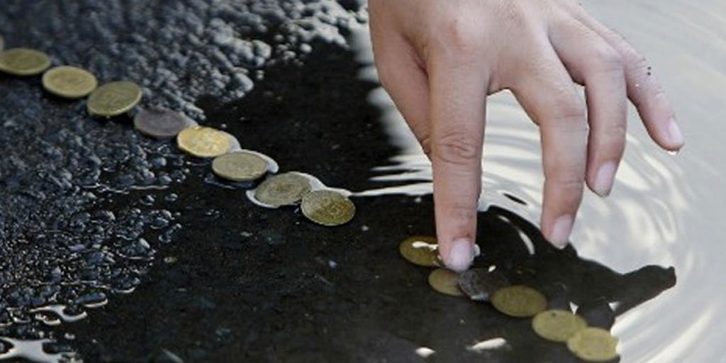 Know Why Coins Are Thrown In River -क्या आप जानते हैं नदी में सिक्के ...