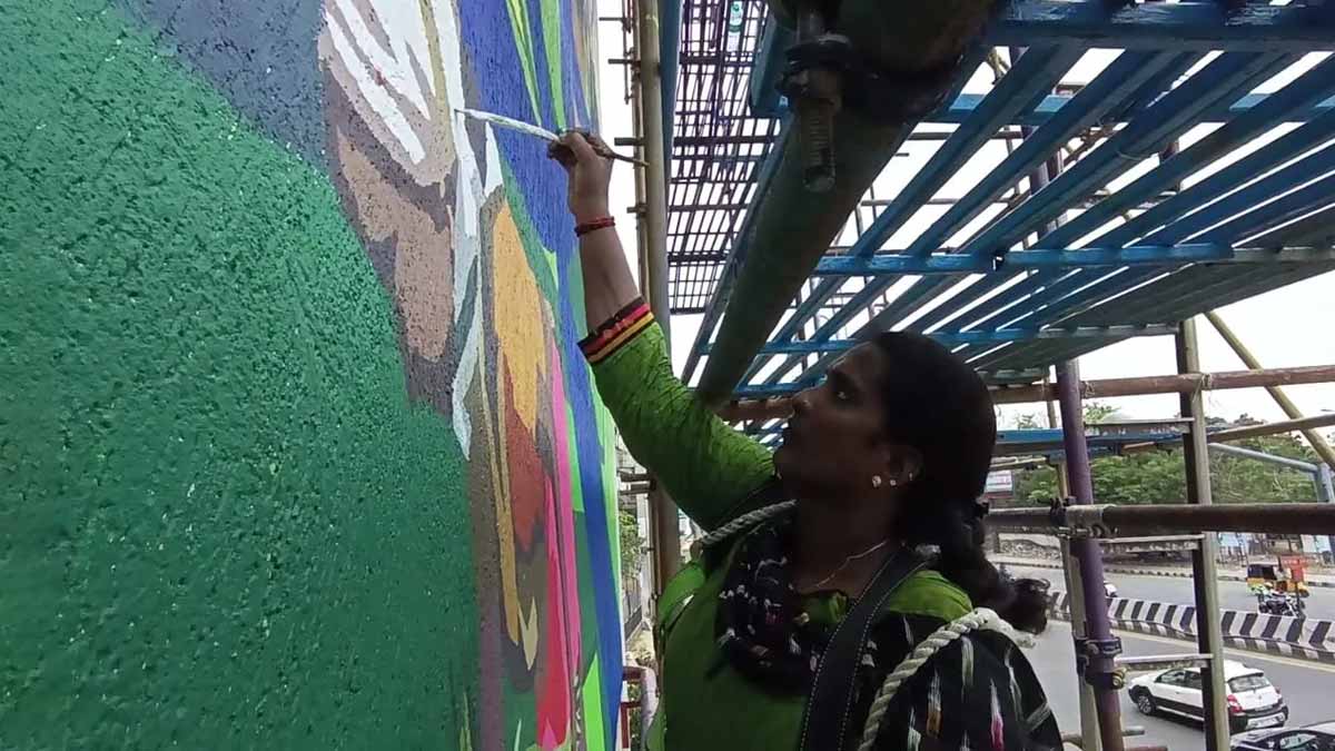 Transgender Women painting on Walls। चेन्नई की ट्रांसजेंडर महिलाएं ...