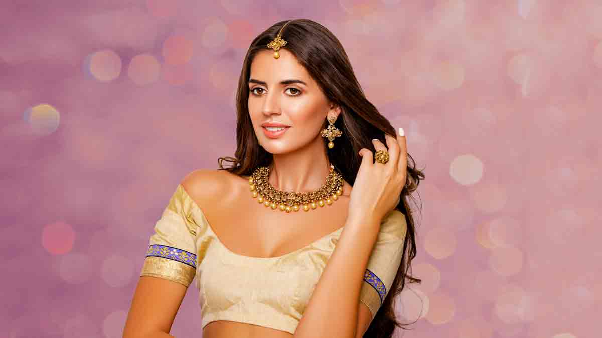 Tan Skin Makeup Tips| टैन स्किन पर मेकअप करने के टिप्स| Monsoon Me ...