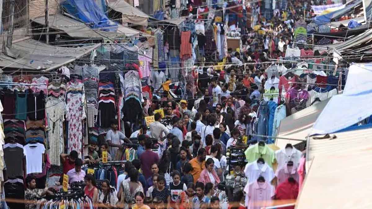 Best Sunday Market In Delhi| दिल्ली के सन्डे बाज़ार| Delhi Ka Sunday ...