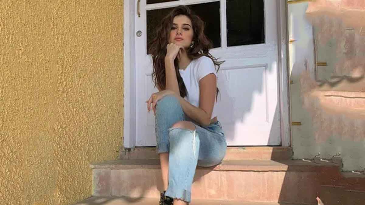 Tara Sutaria | Denim Outfit | How To Style Denim | HerZindagi