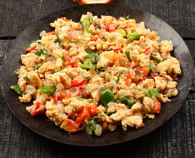 This Weekend, Enjoy Delicious Egg Bhurji For Breakfast | HerZindagi
