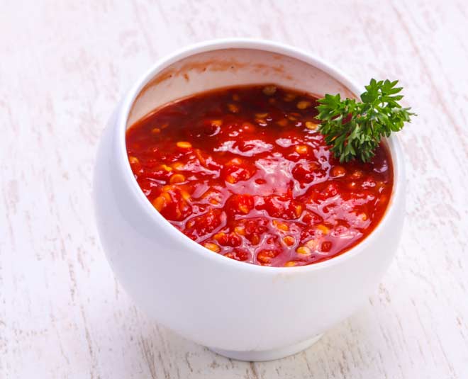 Love Eating Spicy? Try This Red Chilli Chutney Recipe | HerZindagi