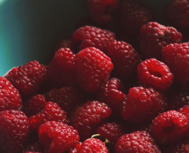 Homemade Mulberry Face Pack For Beautiful Skin| शहतूत के होममेड फेस पैक ...