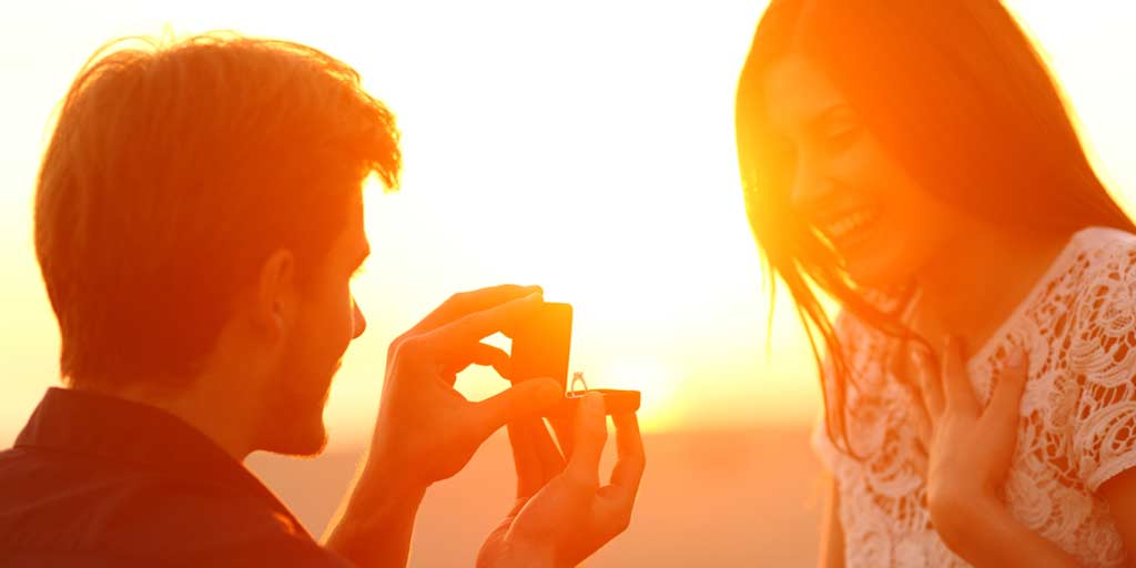 Top 5 Proposal Ideas That'll Guarantee A 'Yes' | HerZindagi