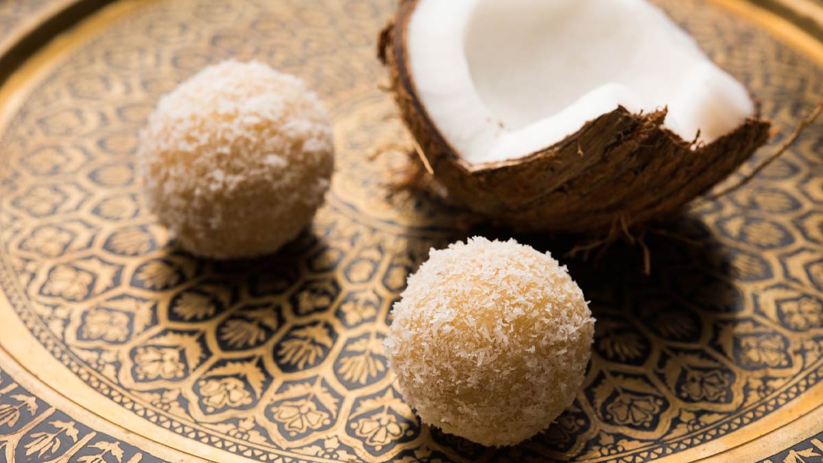 Why Coconut Is Breaking On Every Auspicious Occasions In Hindi| मंदिर ...