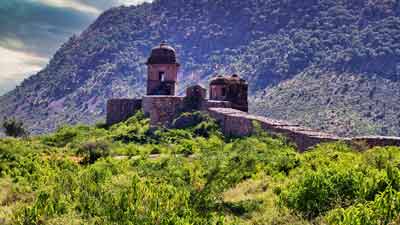 Unresolved Secrets Of Singorgarh Fort-ये है सिंगौरगढ़ का किला, जानें ...
