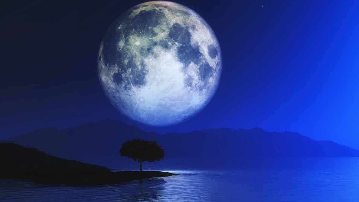 What is Moon Bathing| चंद्र स्‍नान के फायदे| Moon Bathing ke Fayde ...